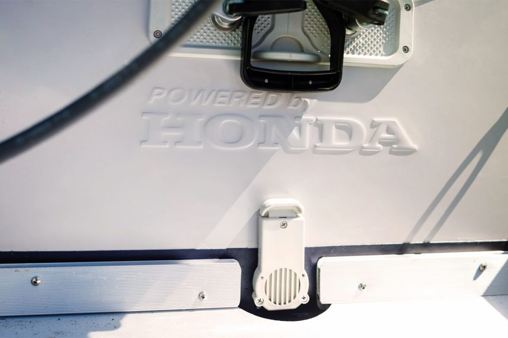 Honwave T40-AE3 + Packages | Masons Marine